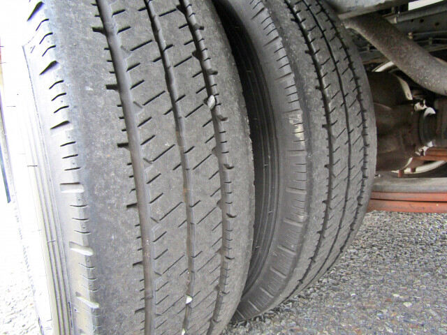 マツダ タイタン 小型 平ボディ 10尺 KK-WHF5T の中古トラック【車両No.140104】｜中古トラックの販売・買取【トラック流通センター】