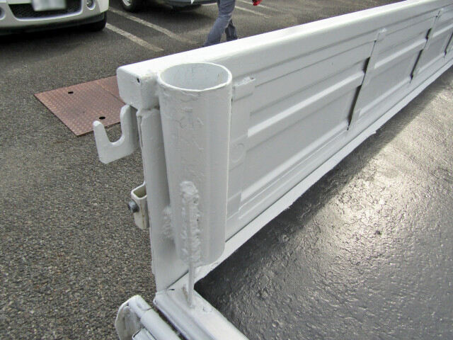 マツダ タイタン 小型 平ボディ 10尺 KK-WHF5T の中古トラック【車両No.140104】｜中古トラックの販売・買取【トラック流通センター】