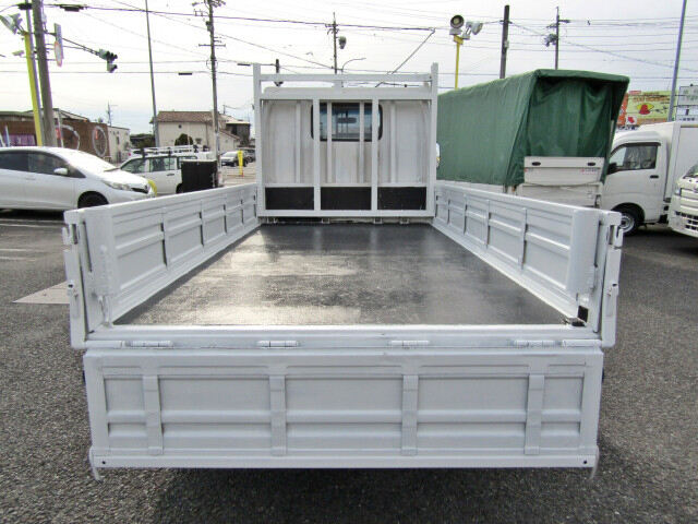マツダ タイタン 小型 平ボディ 10尺 KK-WHF5T の中古トラック【車両No.140104】｜中古トラックの販売・買取【トラック流通センター】