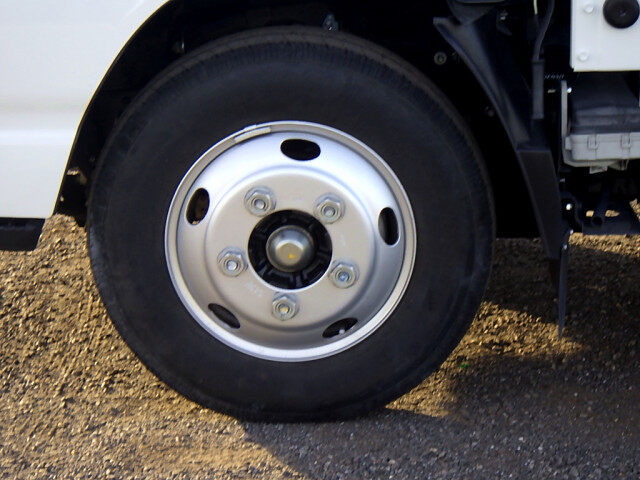 マツダ タイタン 小型 平ボディ 10尺 TKG-LKR85A の中古トラック【車両No.157380】｜中古トラックの販売・買取【トラック流通センター】