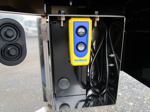 三菱 キャンター 小型 平ボディ 10尺 2RG-FBA20 の中古トラック【車両No.168677】｜中古トラックの販売・買取【トラック流通センター】