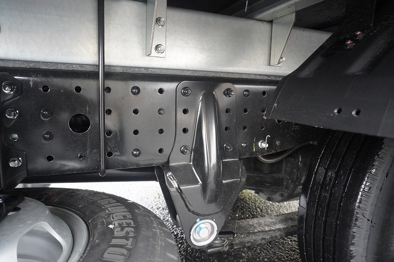 三菱 キャンター 小型 アルミバン 10尺 2RG-FBA20 の中古トラック【車両No.180204】｜中古トラックの販売・買取【トラック流通センター】