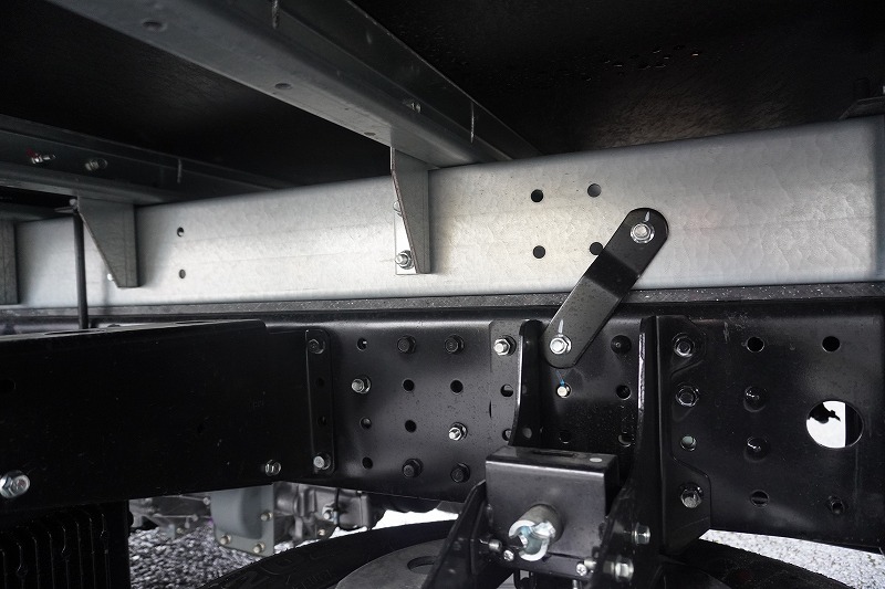 三菱 キャンター 小型 アルミバン 10尺 2RG-FBA20 の中古トラック【車両No.180204】｜中古トラックの販売・買取【トラック流通センター】