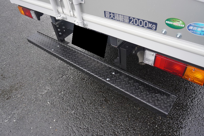 三菱 キャンター 小型 アルミバン 10尺 2RG-FBA20 の中古トラック【車両No.180204】｜中古トラックの販売・買取【トラック流通センター】